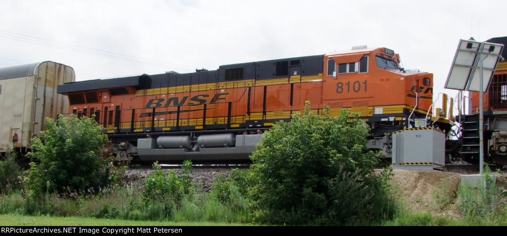 BNSF 8101